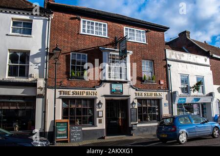 Emsworth, Hampshire, UK, January 10, 2020. Lloyds Pharmacy in the ...
