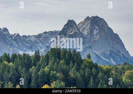 Garmisch-Partenkirchen - Close-Up to colorful Autumn Mood / Bavaria ...