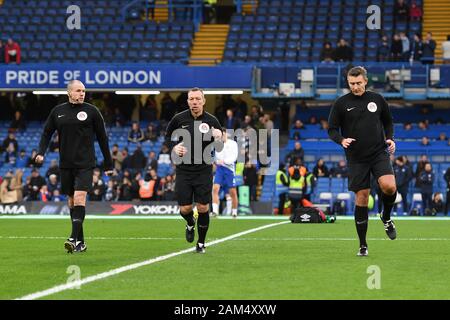 Referee Kevin Friend and his assistants Stock Photo - Alamy