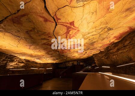 Ceiling of the Neocave of Cave of Altamira, National Museum and ...