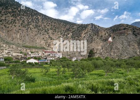 Small village Marpha in Mustang district, Nepal Stock Photo - Alamy
