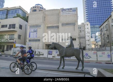 Independence Hall, Meir Dizengoff Statue, Rothschild-Boulevard, Tel ...