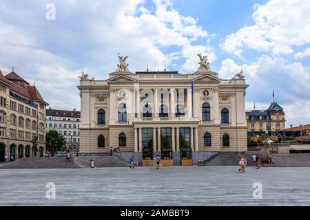 Opernhaus (Opera House), Zurich, Switzerland Stock Photo - Alamy