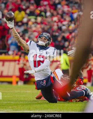 Kansas City Chiefs defensive back Kevin Knowles (38) deflects a pass ...