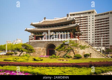 Old city gate, Pyongyang, North Korea Stock Photo - Alamy