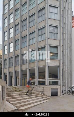 The Economist Buildings, London designed by Alison and Peter Smithson ...