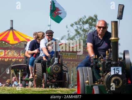 a model fairground traction engine Stock Photo - Alamy
