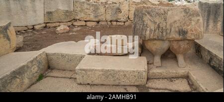 Fat lady goddess stone statue from Tarxien temple, National Museum of ...