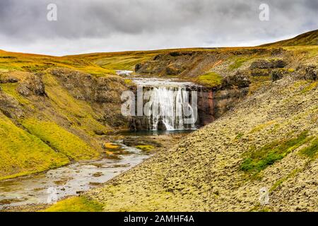 Colorful Mountains Thorufoss Porufoss Waterfall Golden Circle, Iceland ...