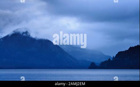 Columbia River Gorge from waterfront park in Stevenson, Washington ...