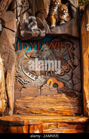 Idyllwild Cedar Sculpture Stock Photo - Alamy