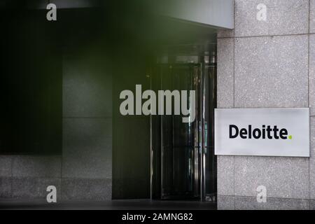 The Deloitte (Deloitte Touche Tohmatsu Limited) sign and logo in Stock ...