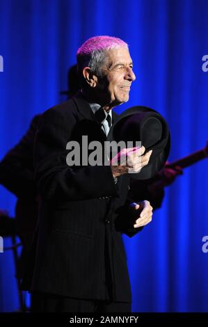 Milan Italy 2001-10-23: the singer Gi Kalweit of the Delta V band ...