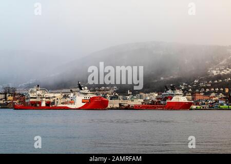 SEABED STINGRAY, Offshore Construction Vessel, Harbour of Aberdeen from ...