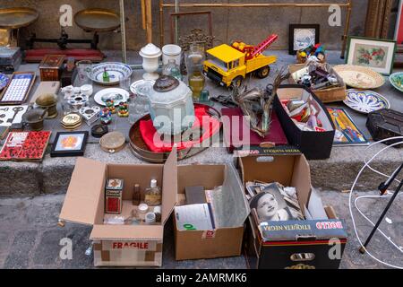 Bric a brac for sale at the Rastro Market, Madrid, Spain Stock Photo ...