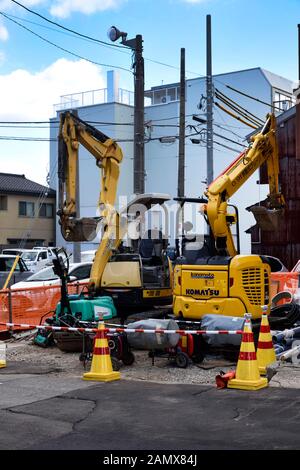 Keep out construction in progress site sign on fence Stock Photo - Alamy