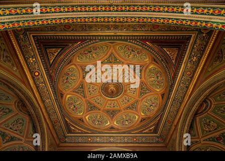 Royal era historic Manasterly Palace with decorated ceiling and big ...