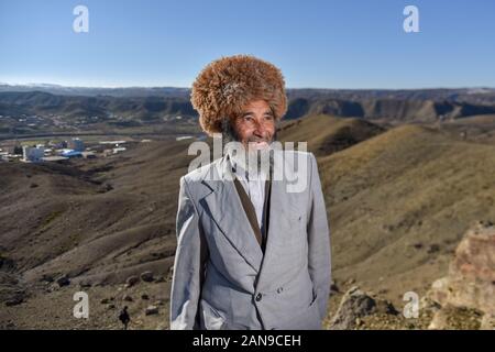 A Turkmen man wearing traditional Turkmen's costume in Raz-and-Jargalan ...