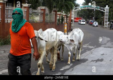 Philippines. 16th Jan, 2020. Residence of municipalities of Alitagtag ...