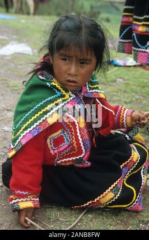 Inca girl in Ollantaytambo, Cusco, Peru Stock Photo - Alamy