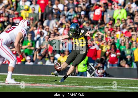 PASADENA, CA - JANUARY 01: Kicker Jayden Fielding #38 of the Ohio State ...