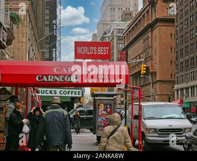 Pastrami Sandwich, Carnegie Delicatessen Restaurant, New York City, USA ...