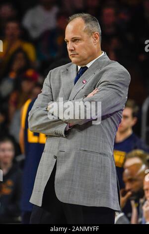 California head coach Mark Fox in the first half of an NCAA college ...
