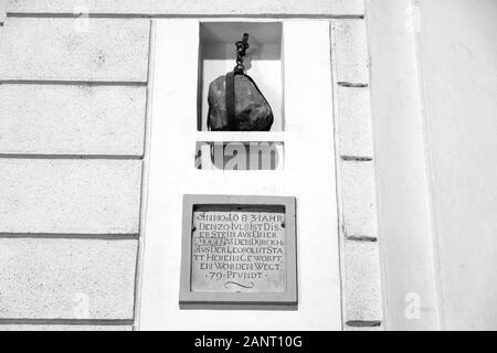 Turkish cannon ball projectile on display, Vienna, Austria Stock Photo ...