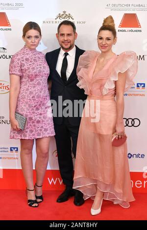 From left: Moritz BLEIBTREU, Laura TONKE, Martina HILL; Wotan Wilke ...