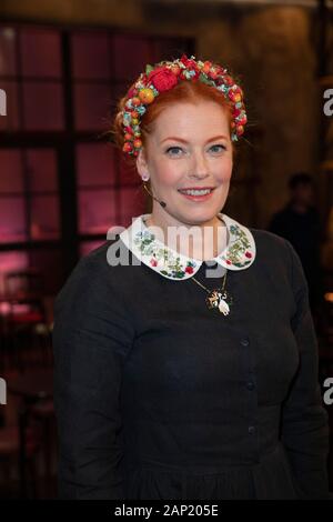 Moderatorin ENIE VAN DE MEIKLOKJES in der BRAVO SUPERSHOW, Deutschland ...