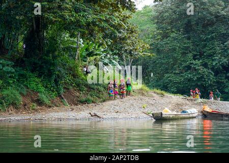 Welcome commit of women for new tourist arrival at the Embera ...