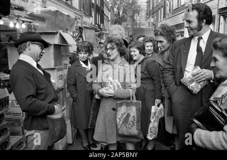 Strutton Ground street market in Westminster London Stock Photo - Alamy