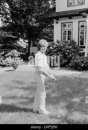 Tony Holiday, deutscher Schlagersänger und Texter, mit Freundin ...