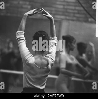 Ballet. Marianne Hilarides Date: October 16, 1961 Keywords: ballet ...