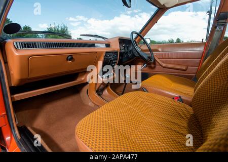 1979 Chrysler Hunter, Rootes Group badge sharing version of the Hillman ...