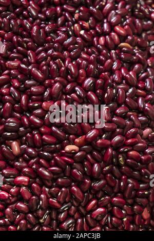 Raw red beans - Phaseolus vulgaris Stock Photo - Alamy