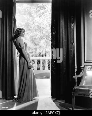 GARY COOPER as Howard Roark and PATRICIA NEAL as Dominique Francon in ...