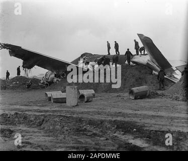 KLM PLANE CRASH DISASTER IN CAIRO 13 JUNE 1961 Stock Photo - Alamy