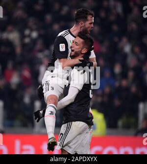 Rodrigo Bentancur of Juventus celebrates with Miralem Pjanic after ...