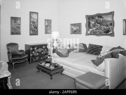 Boudoir in Mrs. Cartwright in Paris ca. 1936 Stock Photo - Alamy