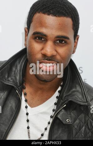 Jason Derulo, Signing session for his new single Don't Wanna Go Home ...