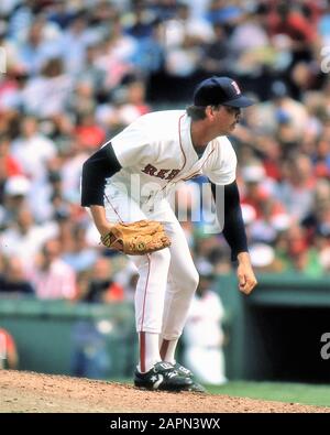 Chicago White Sox starting pitcher Dallas Keuchel in action against the ...