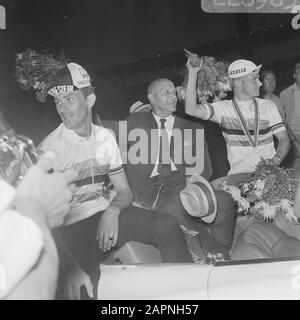Dutch Cycling Championships on the road for pro Beek. Eef Dolman (right ...