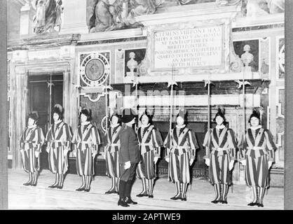 Pontifical guard uniforms of Vatican city, illustrated Italian lexicon ...