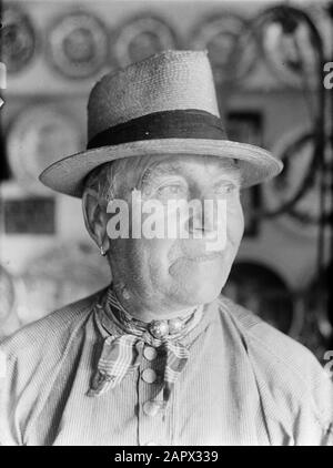 Detail of a traditional costume in Marken, The Netherlands. At King’s ...