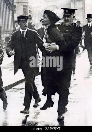Arrest of Emmeline Pankhurst, 1914 Stock Photo - Alamy