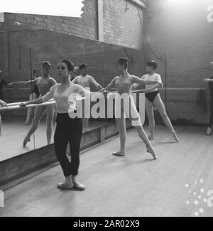 Ballet. Marianne Hilarides Date: October 16, 1961 Keywords: ballet ...
