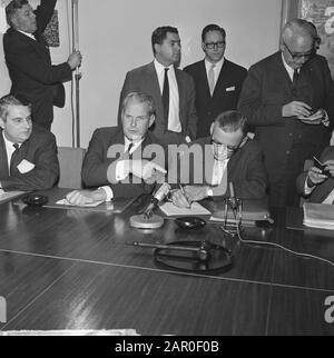 Consultation on wages in the SER-building in The Hague, October 30 ...