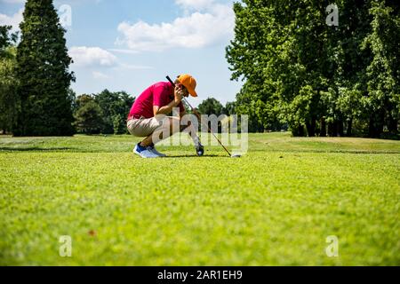 Hitting the perfect golf shot Stock Photo - Alamy