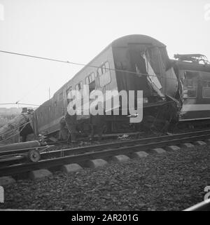 Ravage after the derailment of a passenger train at Halfweg trains ...